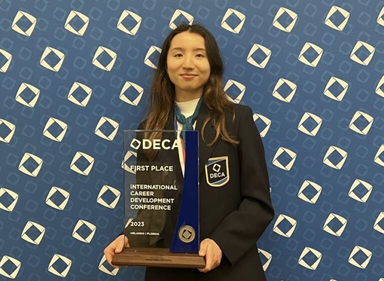 Student DECA Win